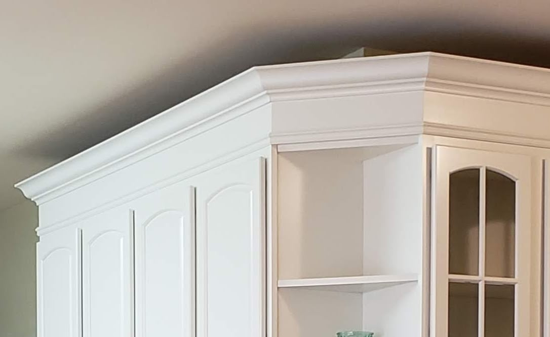 Crown Molding: Add a Custom Kitchen Look (Video)